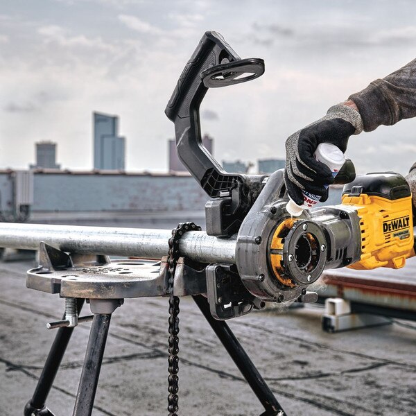 FLEXVOLT 60V MAX CORDLESS PIPE THREADER KIT | Bolts Plus Inc.